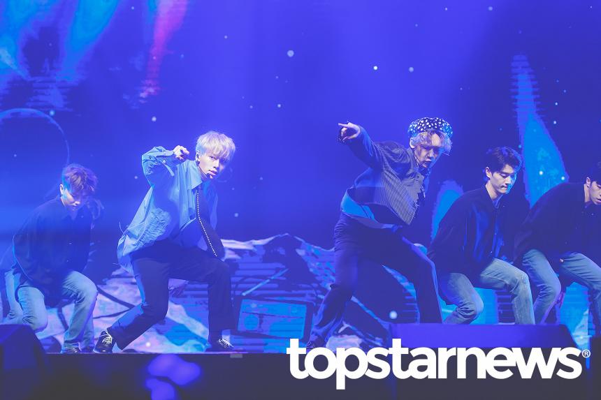 [UHD포토] 제이비제이95(JBJ95) 김상균-켄타, ‘화려한 무대’ (HOME) - 최규석 기자 - 톱스타뉴스