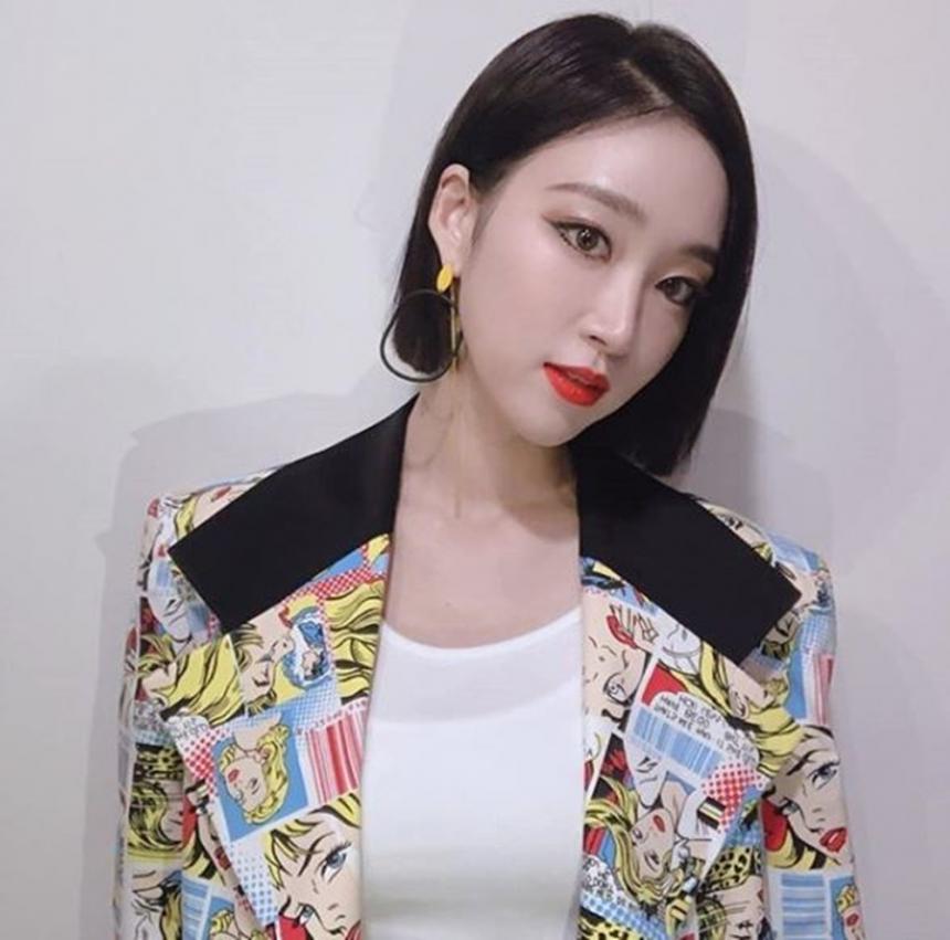 ‘ARTIST’ 소야(Soya), 화려한 옷도 척척 소화해내…‘패피다워’ - 강소현 기자 - 톱스타뉴스