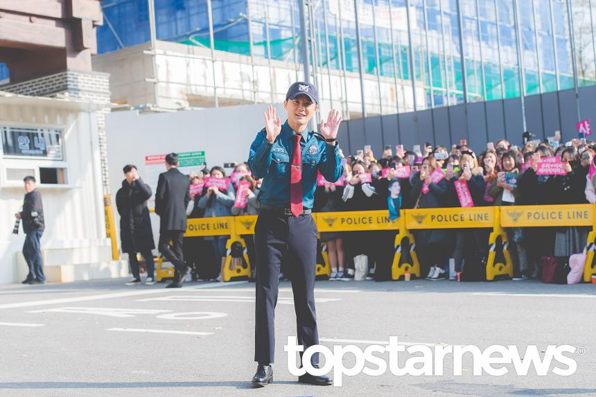 [UHD포토] 제이와이제이(JYJ) 김준수(XIA), ‘사랑해요’ - 최규석 기자 - 톱스타뉴스