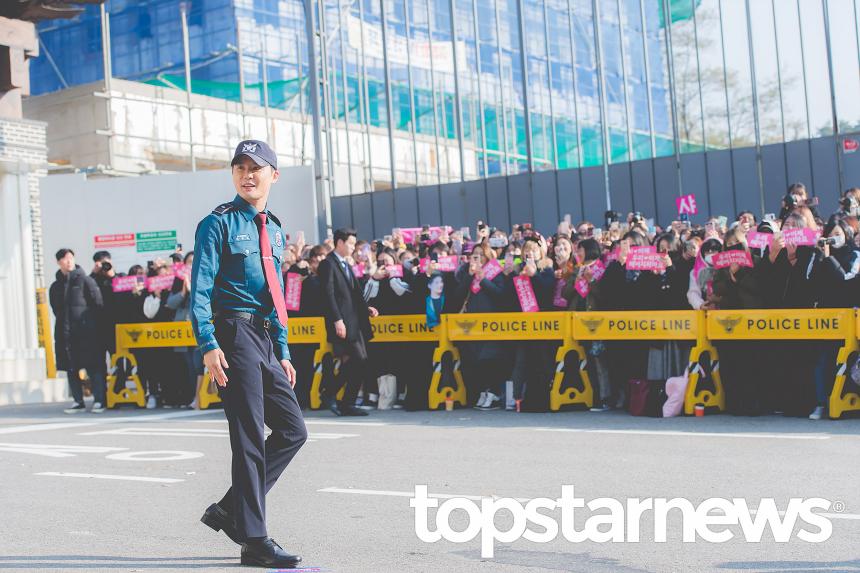 [UHD포토] 제이와이제이(JYJ) 김준수(XIA), ‘돌아보는 모습마저 멋짐 그 자체’ - 최규석 기자 - 톱스타뉴스