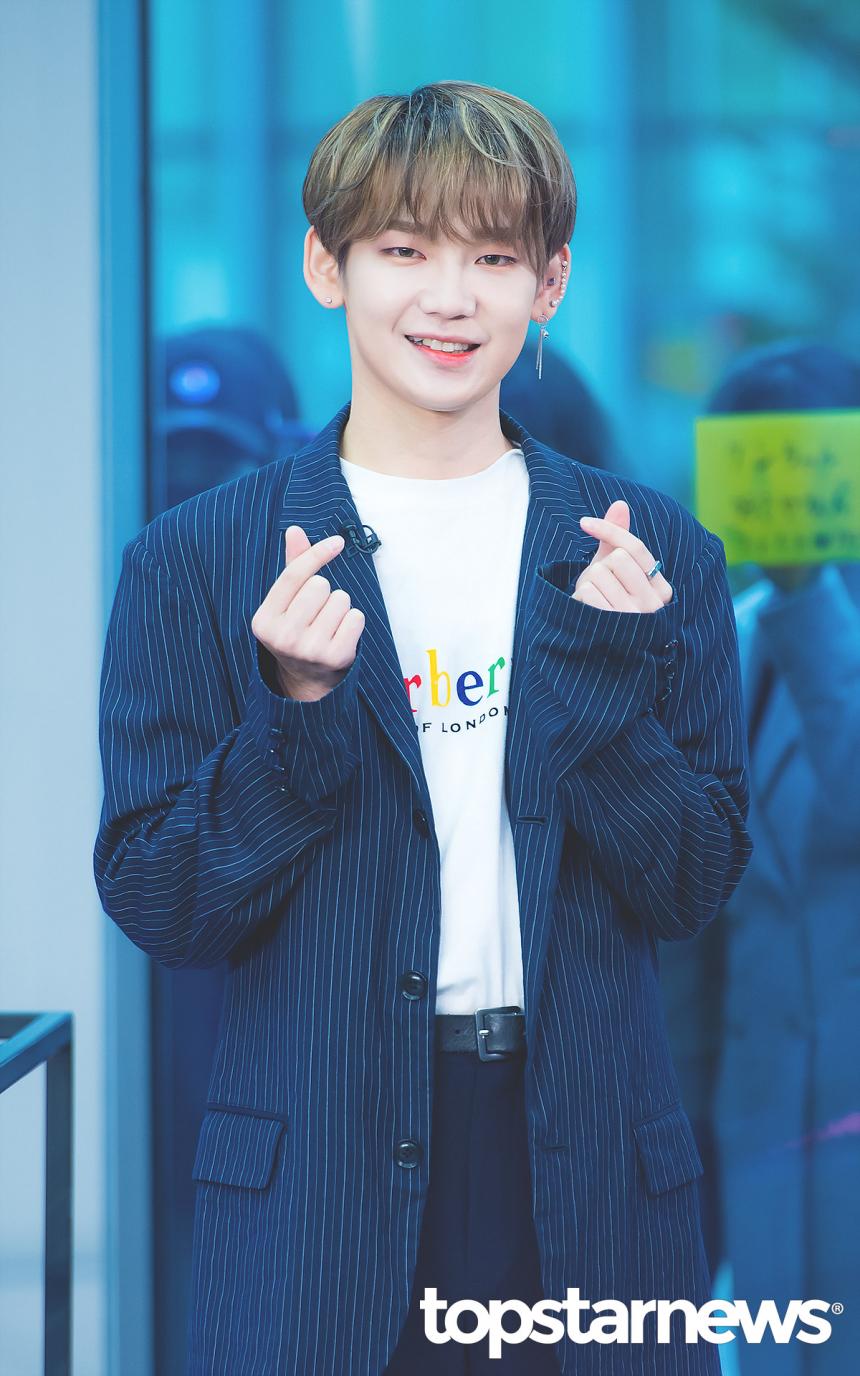 [HD포토] 제이비제이95(JBJ95) 켄타, ‘켄타표 하트’ - 정송이 기자 - 톱스타뉴스