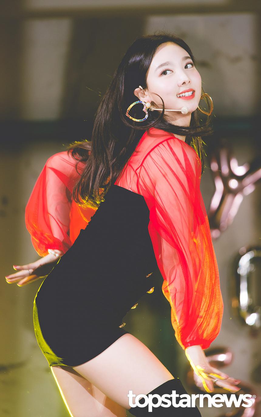 [HD포토] 트와이스(TWICE) 나연, ‘섹시해보이려고 하는 것 같은데 귀여워’ (YESorYES) - 최규석 기자 - 톱스타뉴스