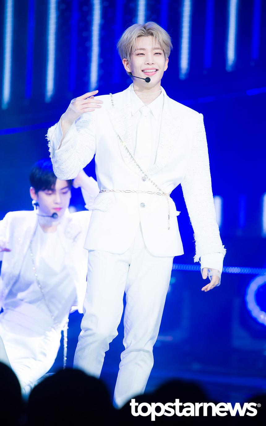 [HD포토] 아스트로(ASTRO) MJ, ‘해피스마일~’ (더쇼) - 정송이 기자 - 톱스타뉴스