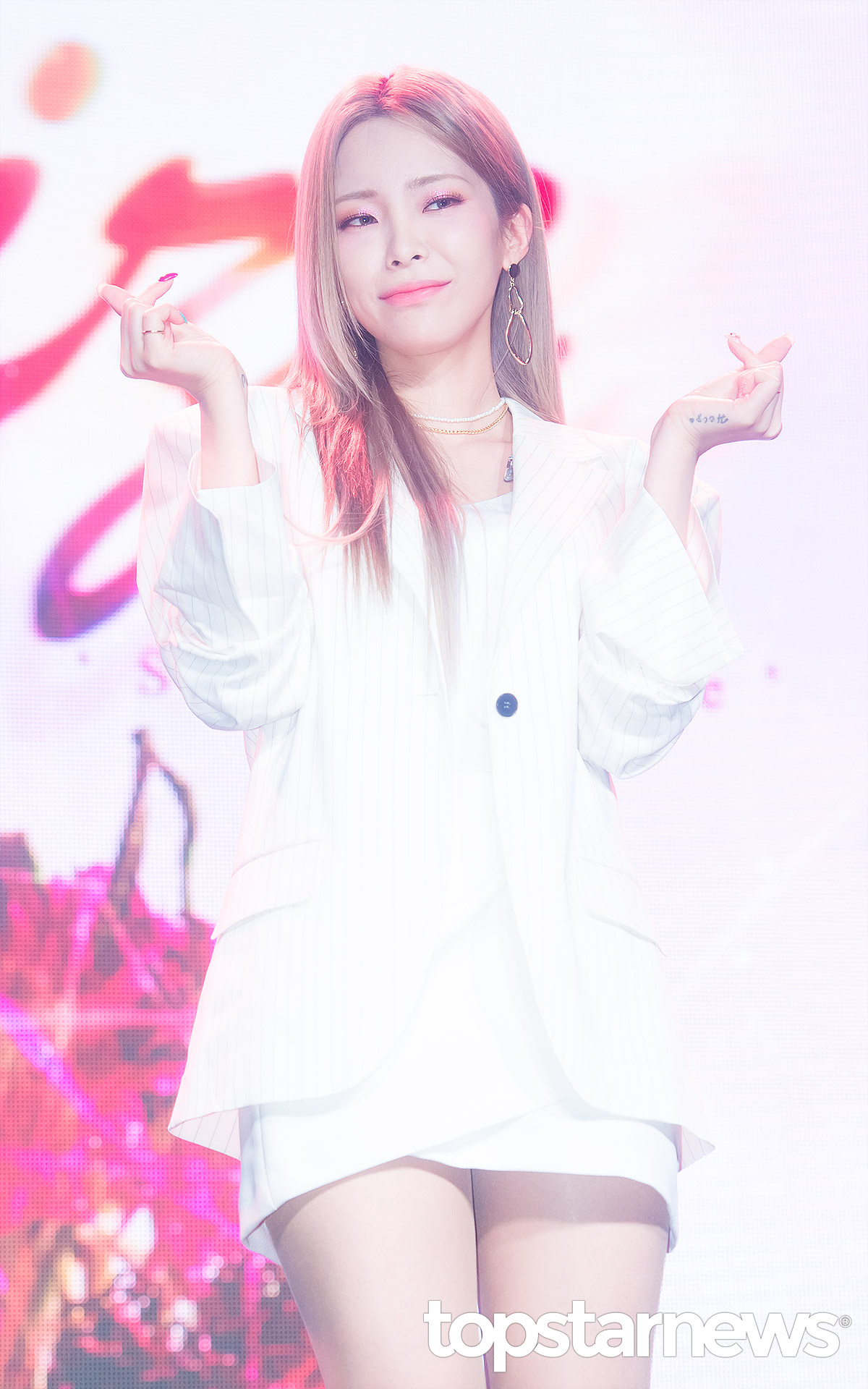 [HD포토] 헤이즈(Hezie), ‘노래 많이 사랑해주세요’ (그러니까) - 정송이 기자 - 톱스타뉴스