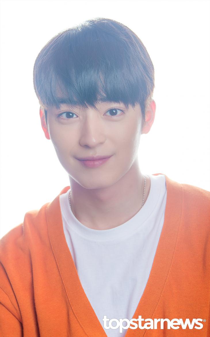 [인터뷰] 마이틴(MYTEEN) 신준섭, 그가 걸어온 길과 그리고 있는 미래 (종합) - 김하연 기자 - 톱스타뉴스 - 엔터 ...