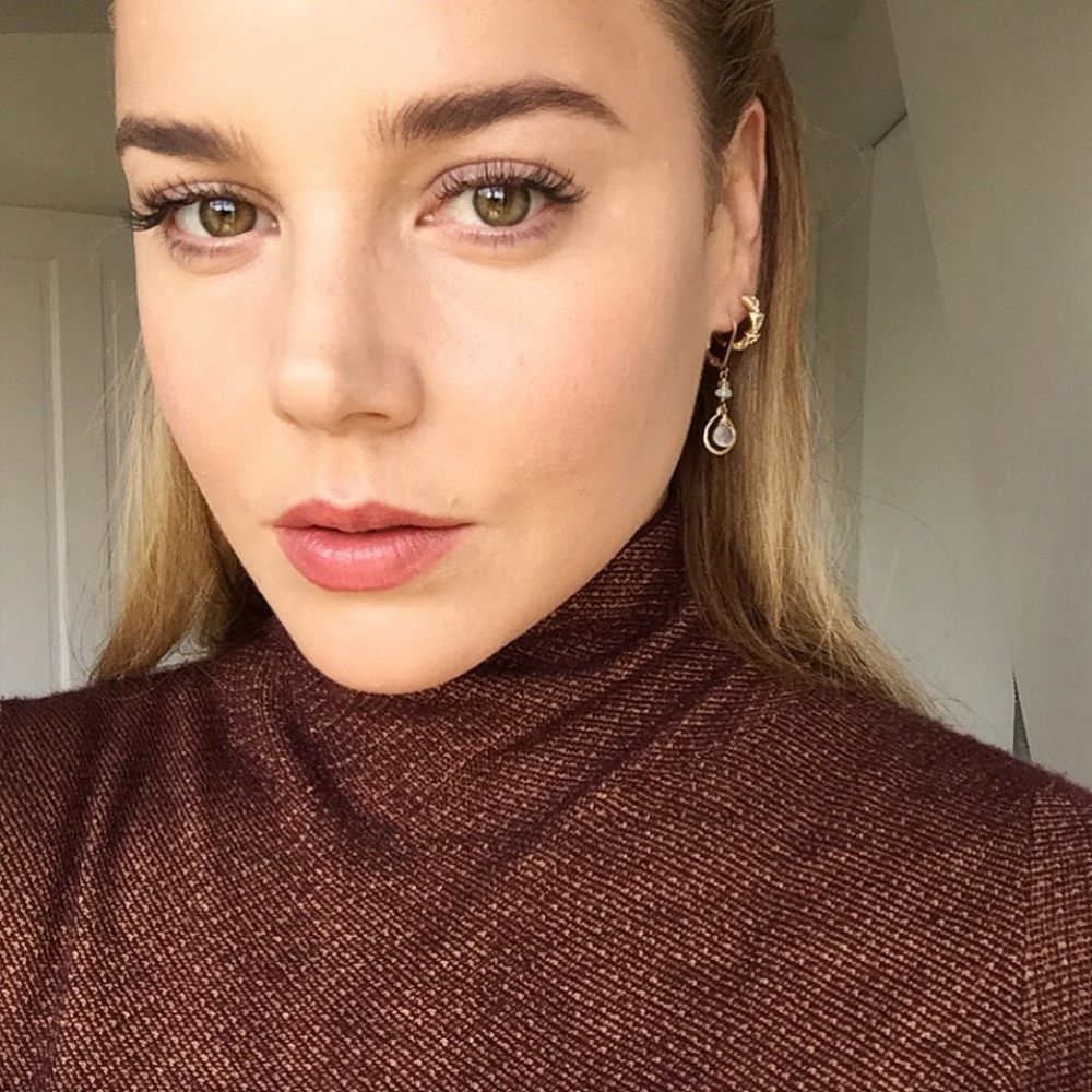 영화 ‘지오스톰’ 애비 코니쉬, 여전히 아름다운 외모…‘신비로운 눈동자’ - 이은혜 기자 - 톱스타뉴스 - 엔터/셀럽