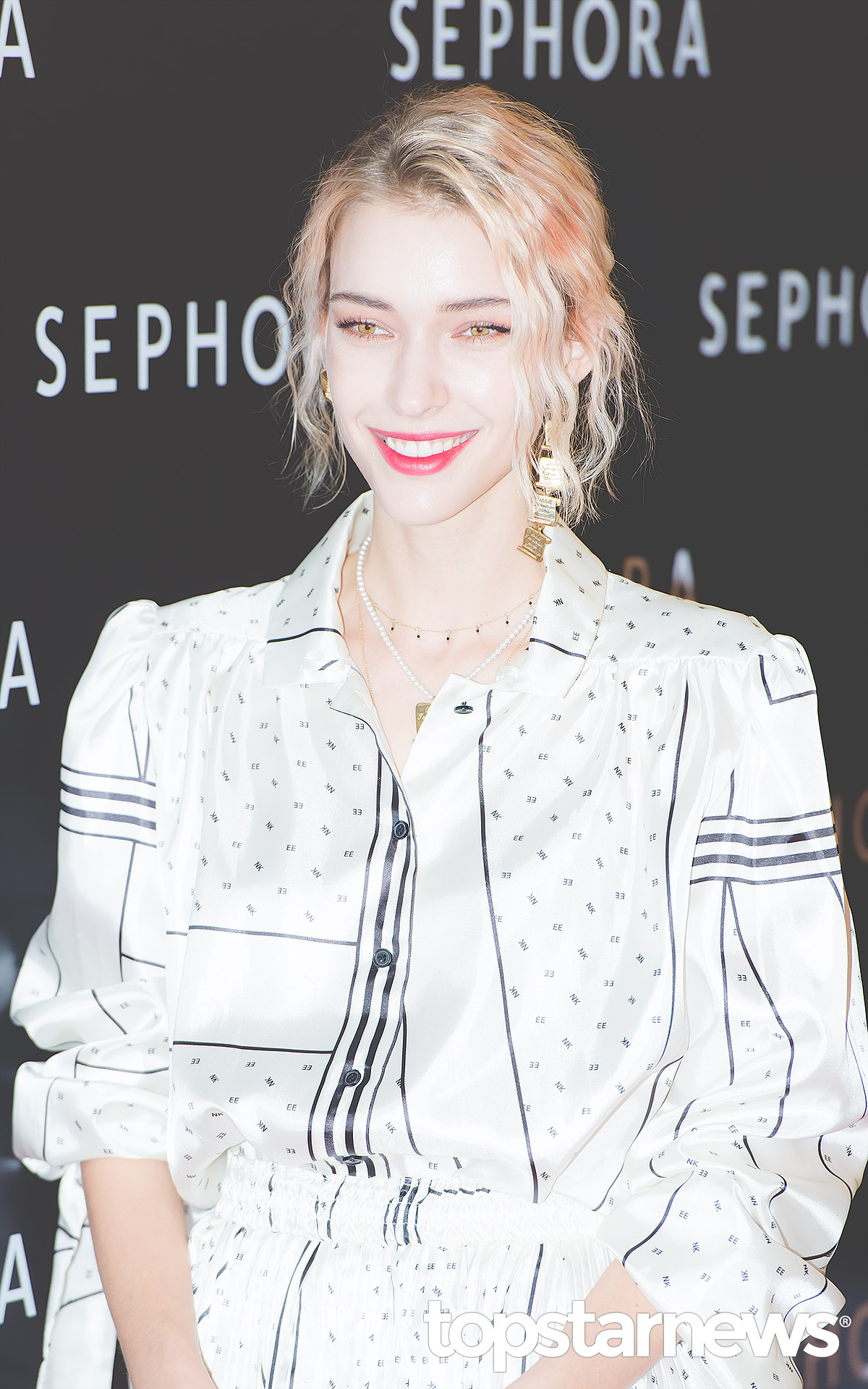 [HD포토] 스테파니 미초바(Stefanie Michova), ‘빛나는 금빛 눈동자’ - 최규석 기자 - 톱스타뉴스