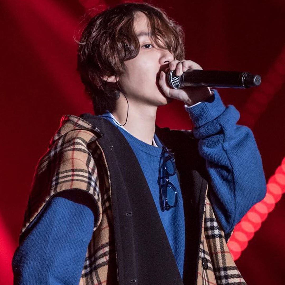 해쉬스완(Hash Swan), 퇴폐미 가득한 공연 사진 눈길…‘본명 한덕광 그대로 광나네’ - 박서영 기자 - 톱스타뉴스