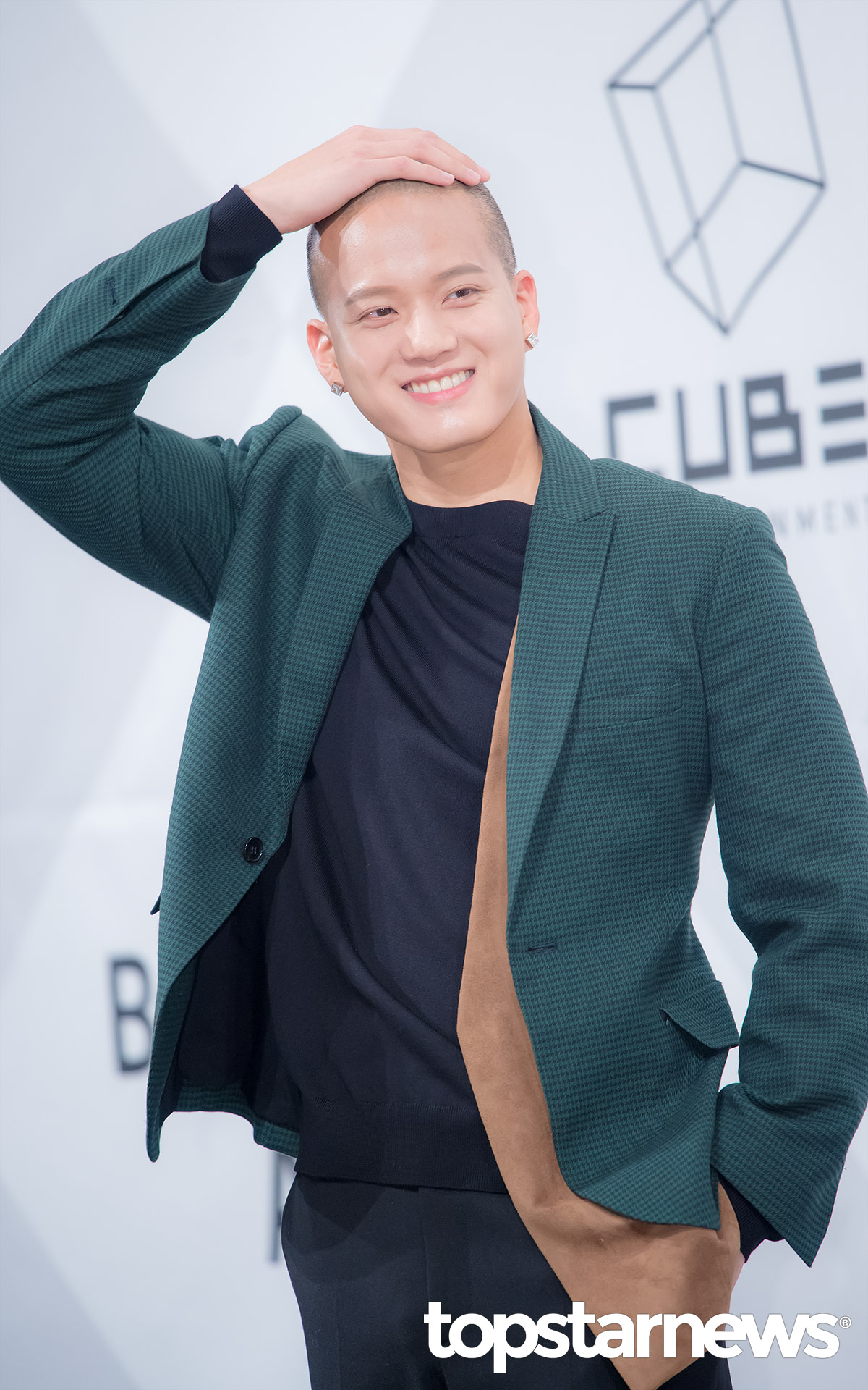 [UHD포토] ‘햇살처럼 밝은 프니엘 생일 축하해’, 시카고 어깨깡패 비투비(BTOB) 프니엘 생일 기념 사진 10pics - 정송이 기자 - 톱스타뉴스