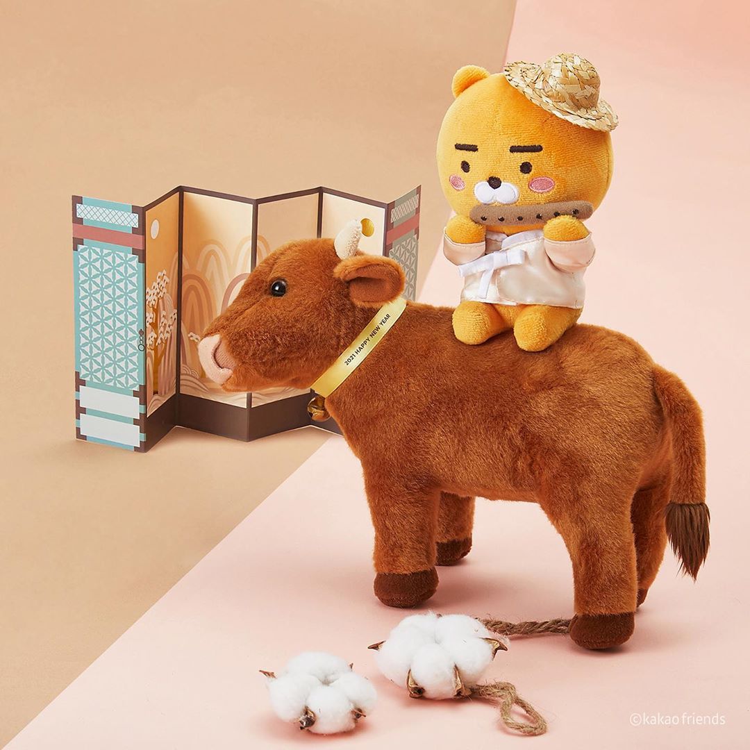 카카오프렌즈, 신축년 한정판 라이언 인형 ‘함께가겠소’ 판매 알려…네티즌 반응 갈리는 이유는? - 이창규 기자 - 톱스타뉴스