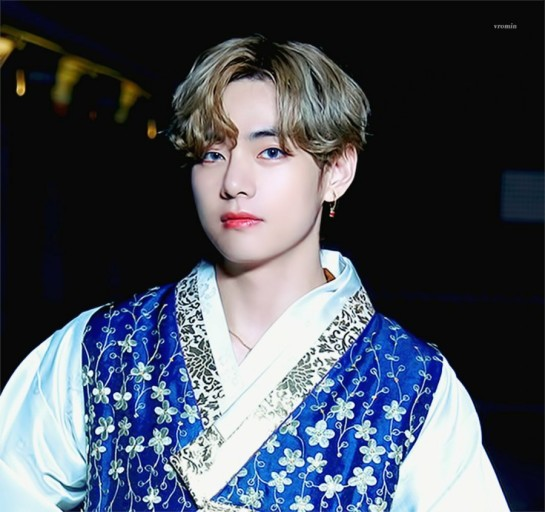 방탄소년단 뷔 추석 한복이 잘 어울리는 남자 아이돌 1위 한 폭의 동양화 황선용 기자 톱스타뉴스