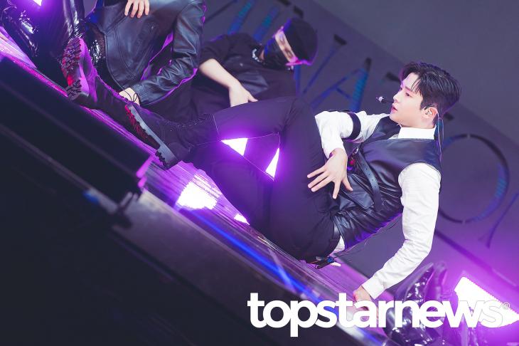 [UHD포토] 에스에프나인(SF9) 로운, ‘탄탄한 허벅지 라인’ (Trauma 쇼케이스) - 최규석 기자 - 톱스타뉴스