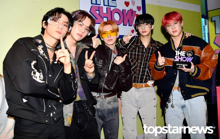 [UHD포토] 몬스타엑스(MONSTA X), ‘1위 기념 포토타임’ (더쇼) - 최규석 기자 - 톱스타뉴스