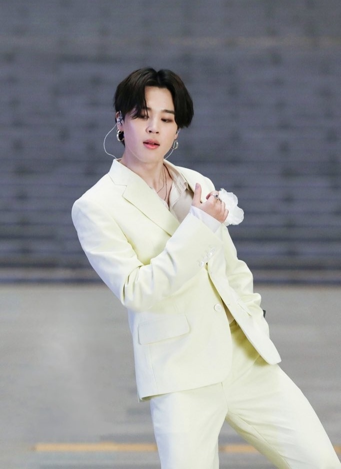 ″JIMIN EFFECT란 이런 것″…방탄소년단 지민 추천곡, 日스포티파이 바이럴송즈 차트 1위 등극 '최고 파급력' - 황선용 ...