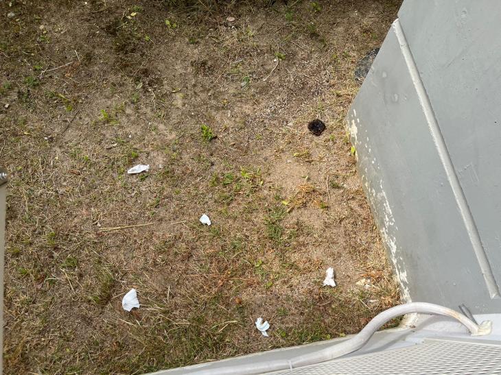 아파트 창문으로 대변-오물 투척→경찰 조사까지…입주민 사연 무슨 일? - 한수지 기자 - 톱스타뉴스