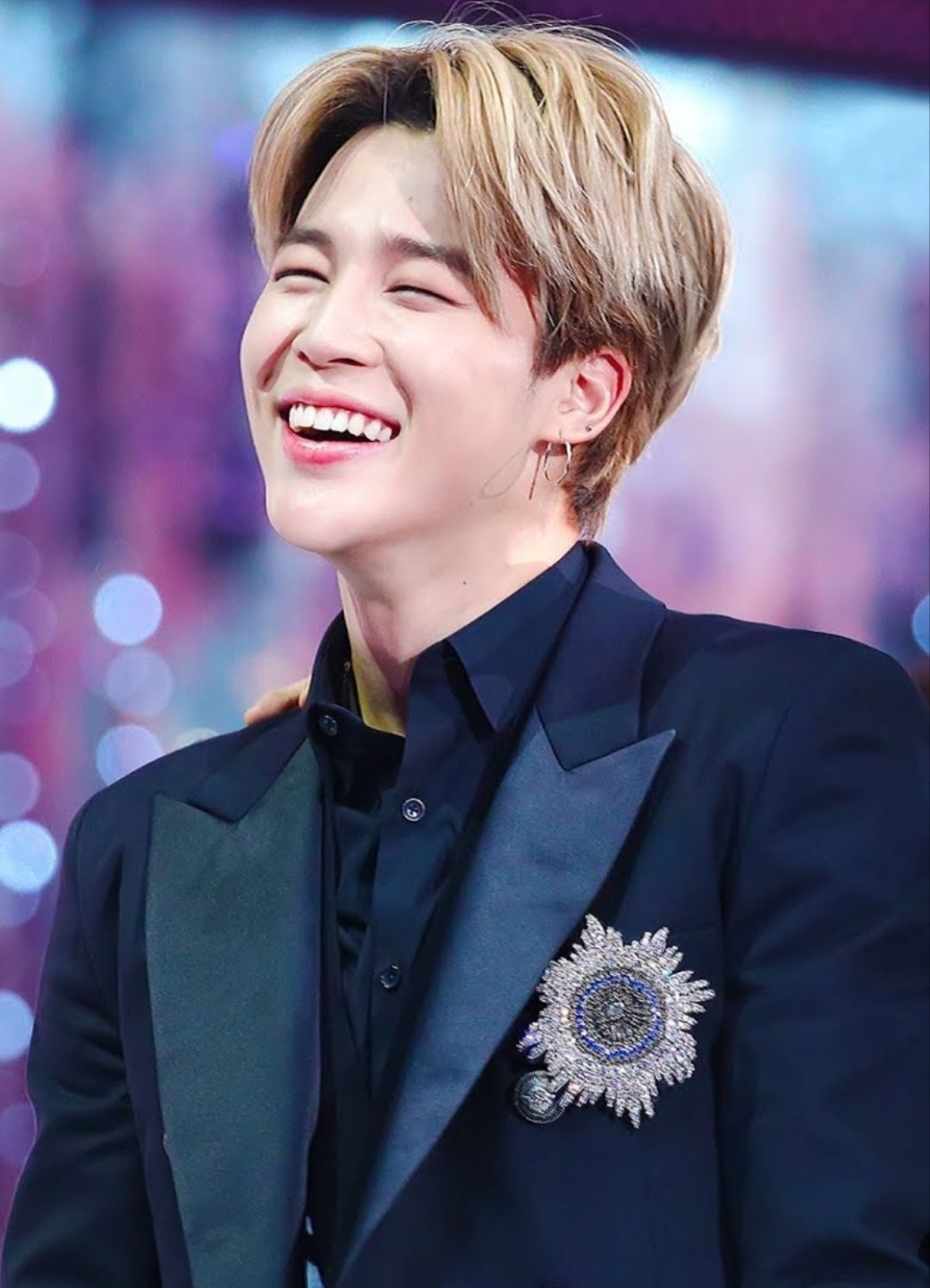 'Angel's Smile Jimin' 방탄소년단 지민, 무더위를 날려줄 것만 같은 환한 미소를 가진 아이돌 1위...청량 ...