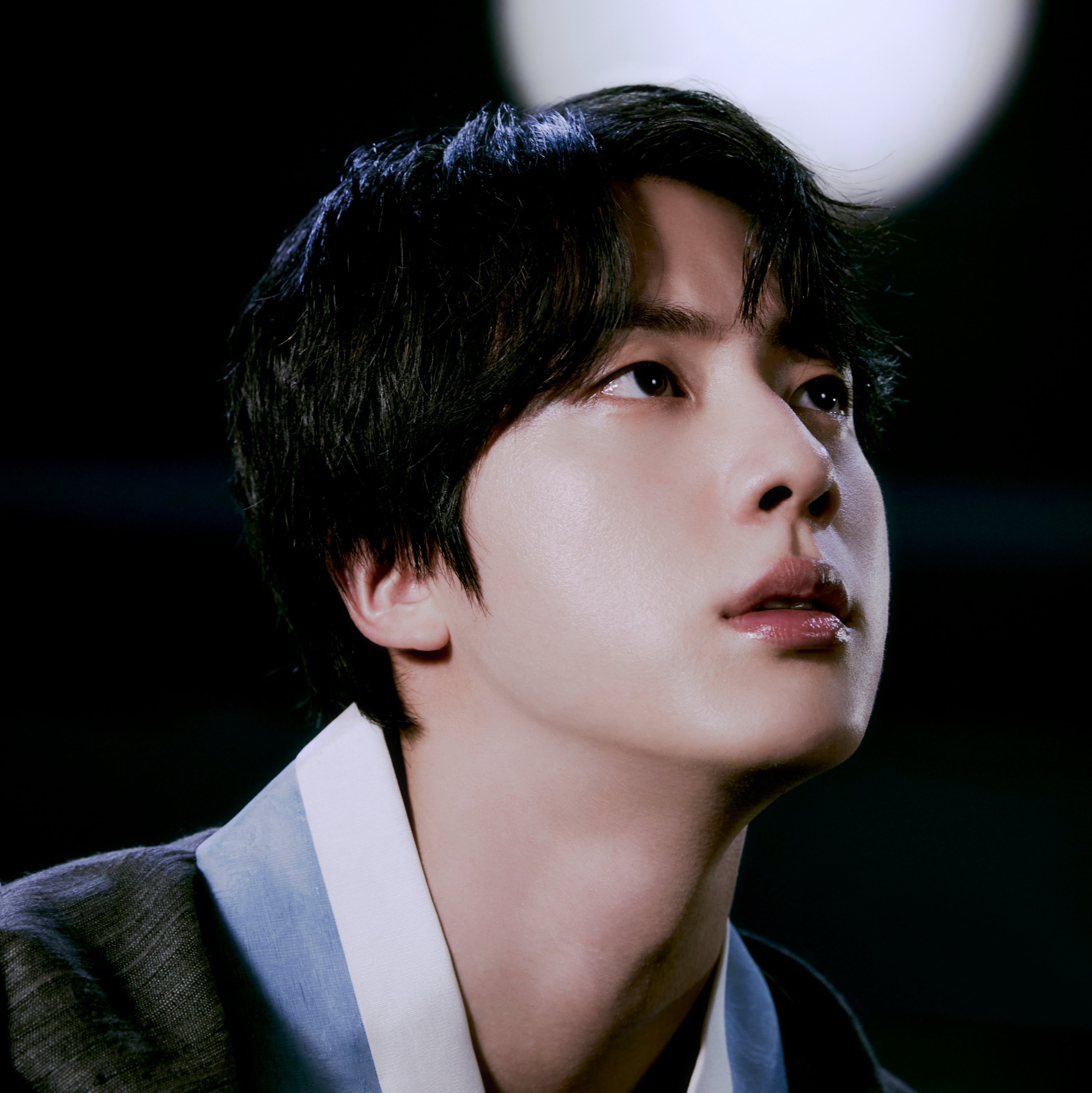 'Jin is Visual King' 방탄소년단 진 기품 넘치는 한복자태 '왕이될 상' 2022 BTS 달마중 Main ...