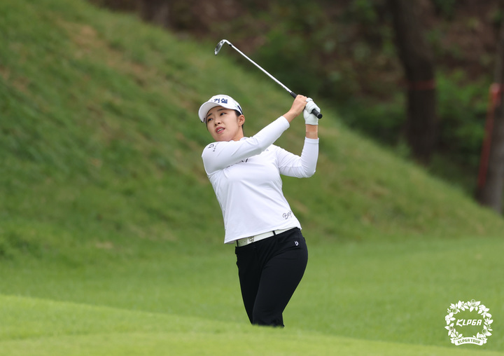 '가을의여왕' 김수지, OK금융 우승…KLPGA 통산 3승(종합) - 편집팀 기자 - 톱스타뉴스