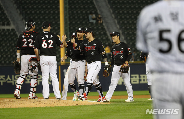 올해 가을야구 13일 KT-KIA WC로 시작…키움, 준PO 직행 - 편집팀 기자 - 톱스타뉴스