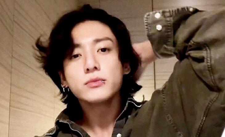 방탄소년단 정국 셀카 영상서 머리만 쓸어 넘겼을 뿐인데 트위터 전세계 미국 실트 1위→성숙·섹시미 폭발 황선용 기자