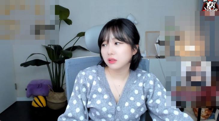 아프리카TV BJ 황핫바, 생방송 중 기절→발작 사고…"응급실서 검사" - 유수연 기자 - 톱스타뉴스