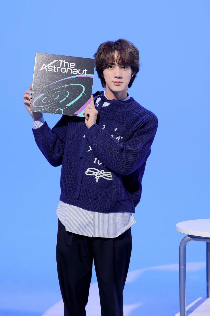 ‘Perfect Artist Jin’ 방탄소년단 진, ‘The Astronaut’ MV 공개되자 700만뷰 돌파…“i love ...