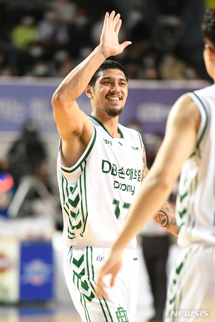 '알바노 26점' DB, KCC 꺾고 4연승…우승후보 SK·KT 3연패 최하위(종합) - 편집팀 기자 - 톱스타뉴스
