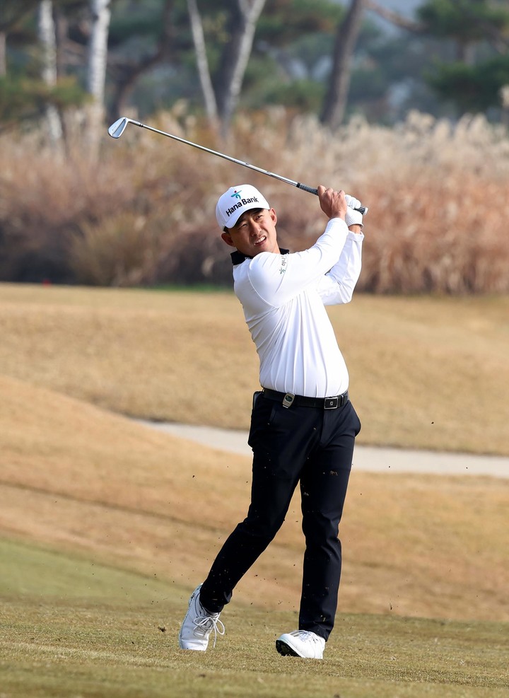 한승수, LG 시그니처 챔피언십 1라운드 단독 선두[KPGA] - 편집팀 기자 - 톱스타뉴스