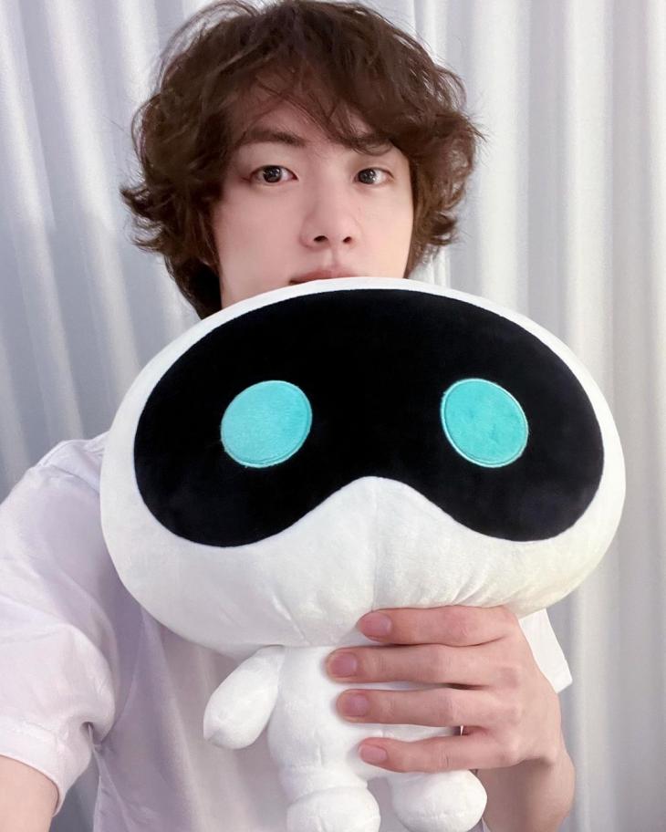 'Super Star Jin‘ 방탄소년단 진, 캐릭터 우떠도 슈스.. 해외 아티스트 우떠(wootteo) 인스타 팔로우 ...