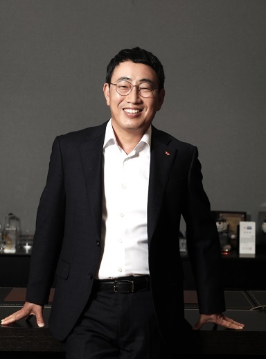 [속보] 유영상 SKT 대표, SKB CEO 겸직…"시너지 극대화" - 편집팀 기자 - 톱스타뉴스
