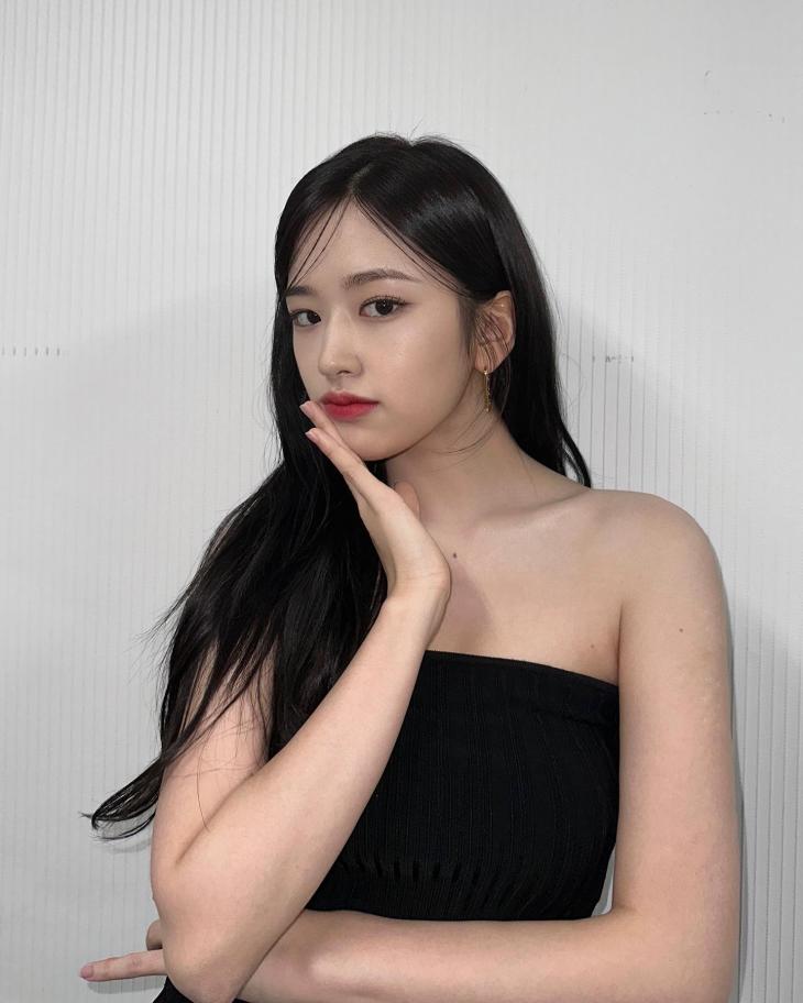 “상상조차 할 수 없던 일”…아이브(IVE) 안유진, 데뷔 1주년 자축 - 오서린 기자 - 톱스타뉴스 - 엔터/SNS&커뮤니티