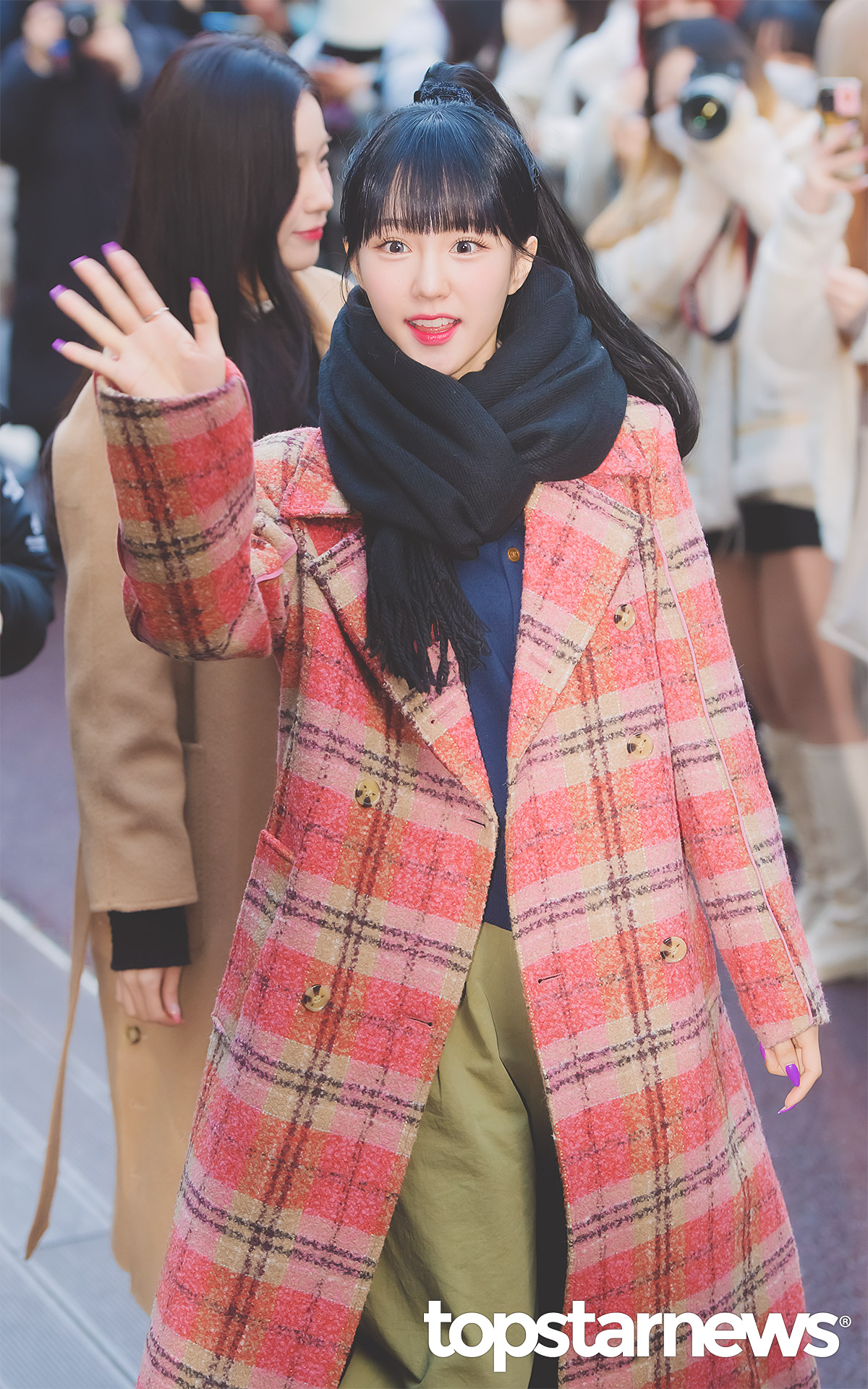 [HD포토] 우아!(woo!ah!) 나나, ‘사랑스러운 포니테일 소녀’ (뮤직뱅크 출근길) - 최규석 기자 - 톱스타뉴스