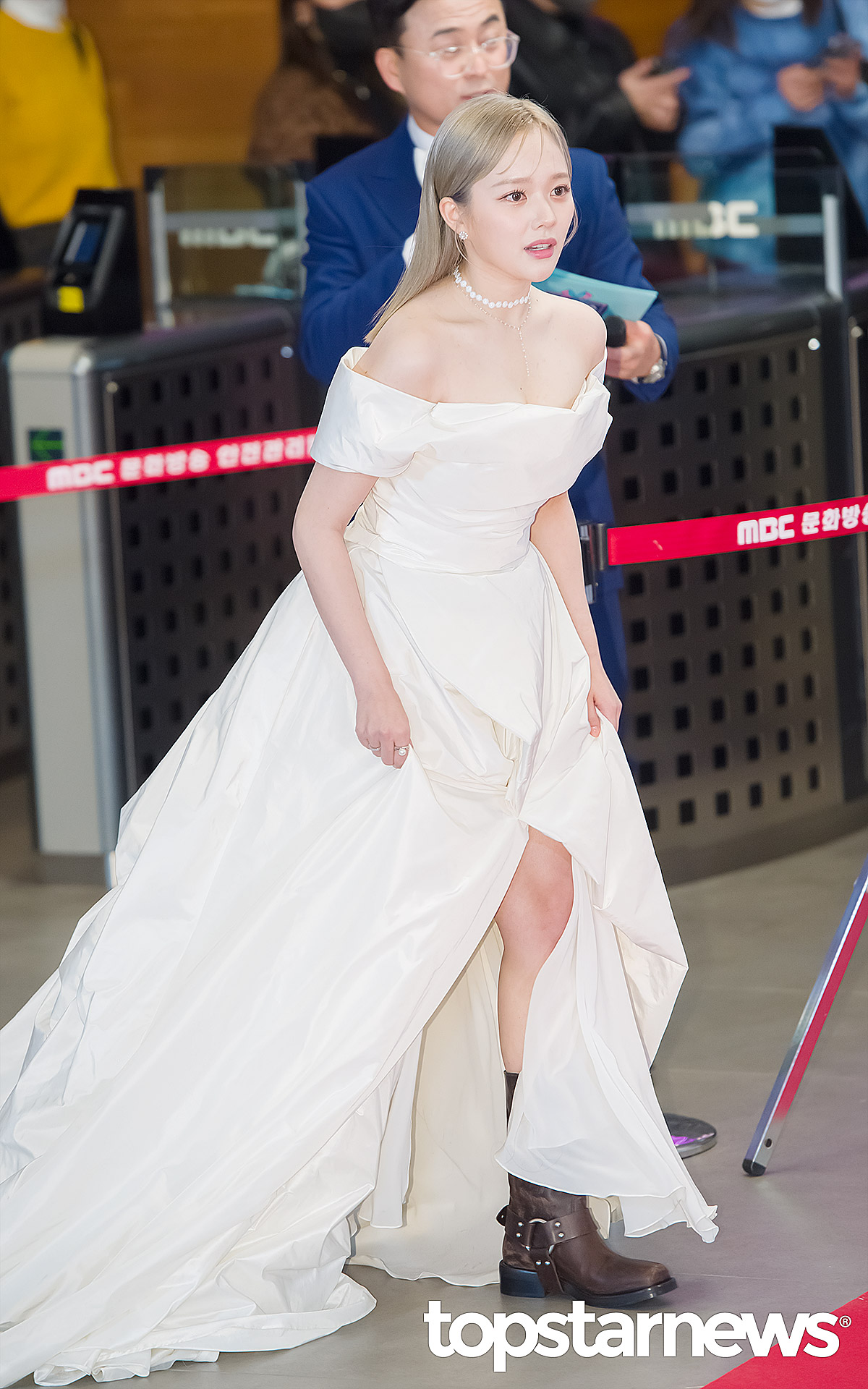 [HD포토] ‘WSG워너비’ 정지소, ‘신데렐라 같은 등장’ (2022MBC연예대상) - 최규석 기자 - 톱스타뉴스