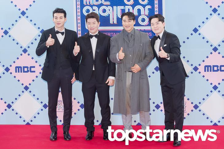 [HD포토] ‘안싸우면 다행이야’ 이대형-김병현-홍성흔-붐, ‘안다행 파이팅’ (2022MBC연예대상) - 최규석 기자 - 톱스타뉴스