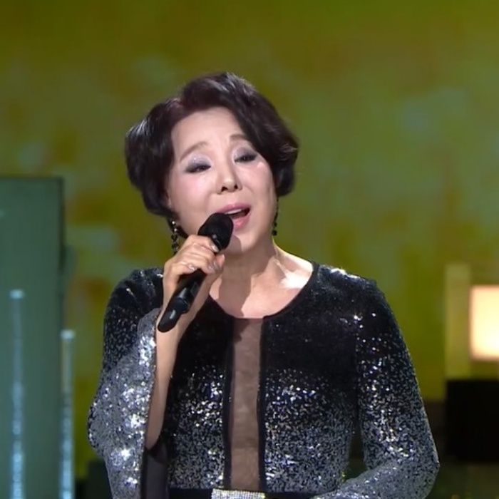 ‘가요무대’ 동갑내기 가수 권성희·김상진, “고향이 좋아” 70대 나이 잊은 열창 - 장필구 기자 - 톱스타뉴스