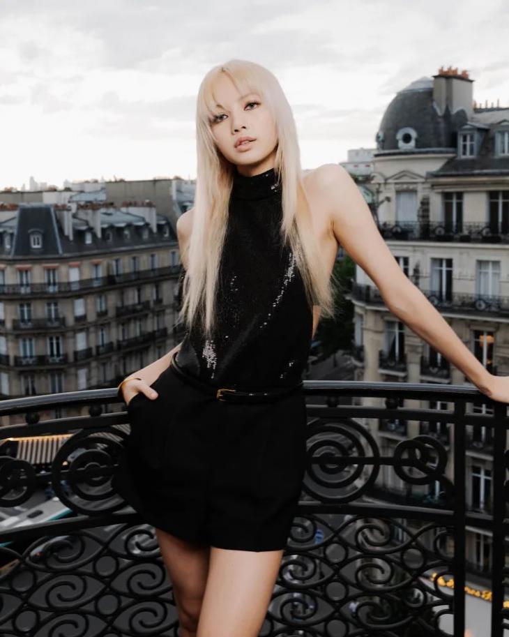 ‘LALISA AT CELINE LEPALACE’ 블랙핑크 리사, 셀린느 겨울 23 패션쇼의 주인공 ‘시선집중’ - 황선용 기자 - 톱스타뉴스