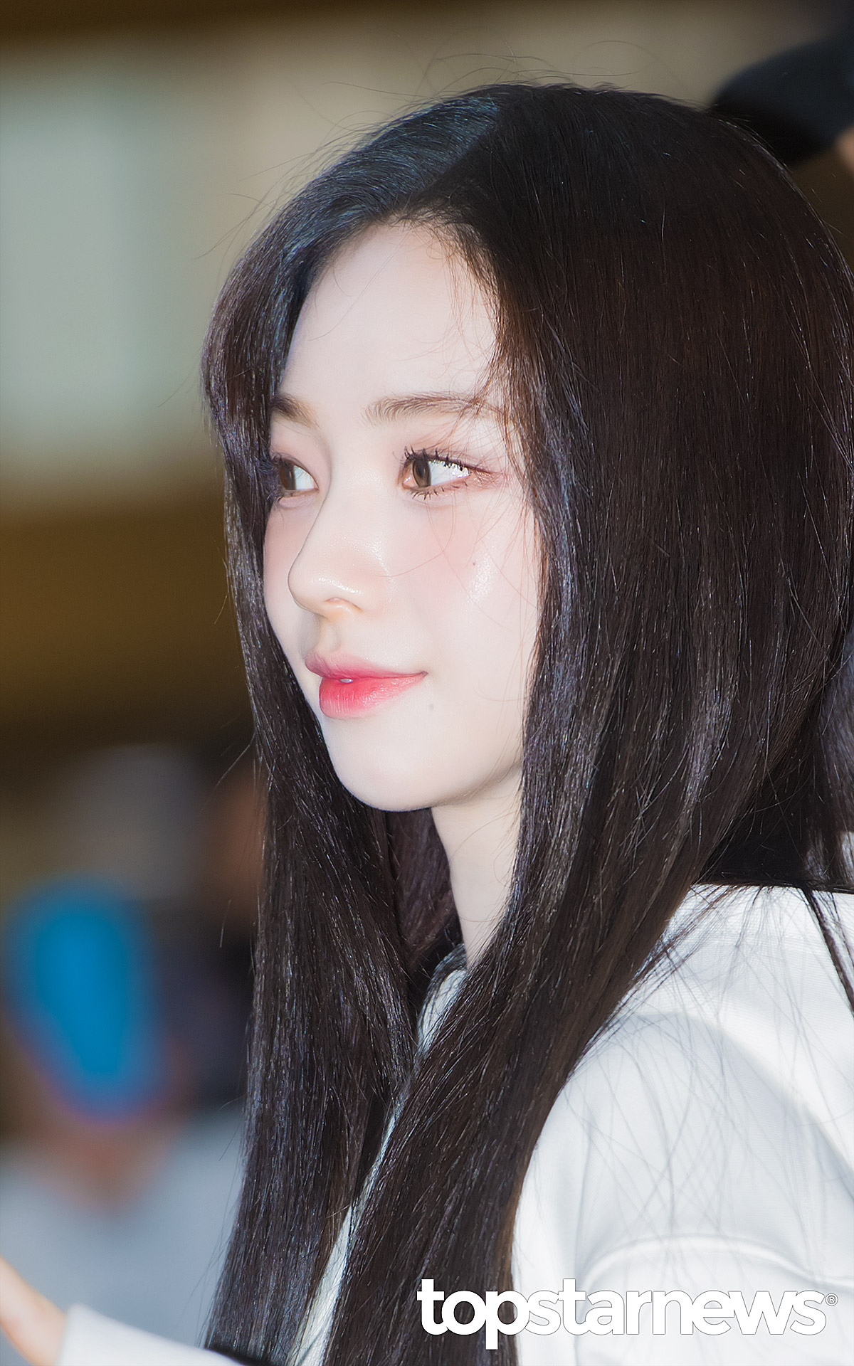 에스파(aespa) 카리나, ‘가까이서 보니 더 CG같은 미모’ (김포공항 출국) [HD포토] - 최규석 기자 - 톱스타뉴스