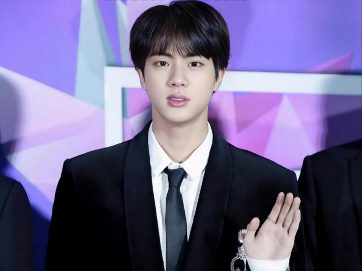 [BTS News] '시크 왕자' 방탄소년단 진, 새 학기 맞이 '시크하게 인사하는 컨셉' 1위 - 황선용 기자 - 톱스타뉴스