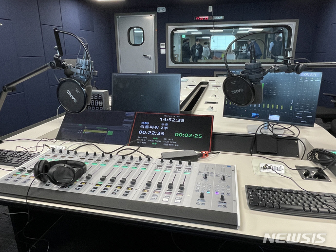 FM 99.9㎒ ‘OBS라디오’ 개국...경기방송 전파 3년 만에 송출 - 편집팀 기자 - 톱스타뉴스