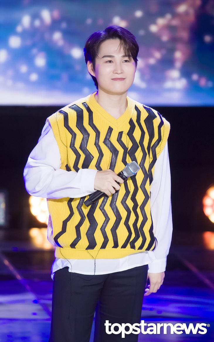 가수 김희재 측, 팬덤 내 아티스트 위협 행동에 경고…“페널티 부여 예정” - 오서린 기자 - 톱스타뉴스