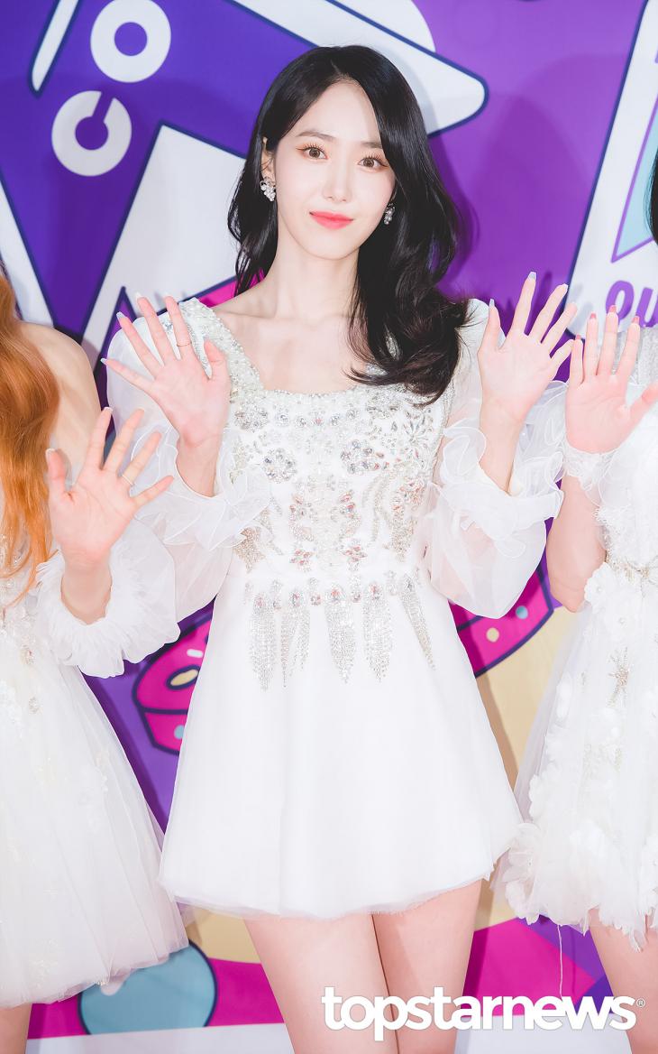 '연예계 대표 절친' 비비지 신비, 승관 이어 故문빈 SNS 팔로우로 추모 - 노지현 기자 - 톱스타뉴스