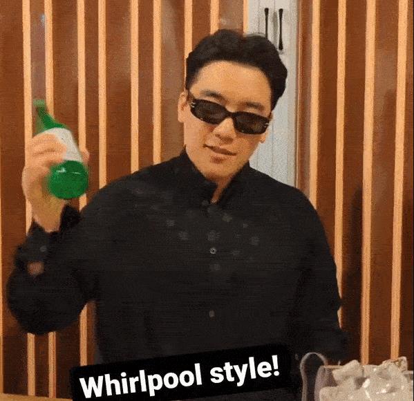 빅뱅 승리, 출소 후 근황…중국계 재벌 2세와 소주병 흔들며 술자리 - 한수지 기자 - 톱스타뉴스