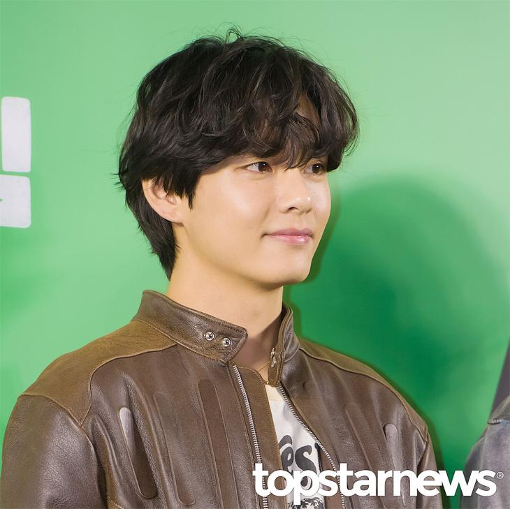 방탄소년단(BTS) 뷔, ‘옆에서 봐도 잘생김’ (드림 VIP시사회) [HD포토] - 최규석 기자 - 톱스타뉴스