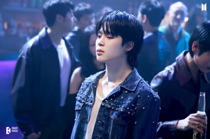 [bts News] ‘record Maker 방탄소년단 지민 ‘라이크 크레이지 합산 2억 5000만 스트리밍 돌파