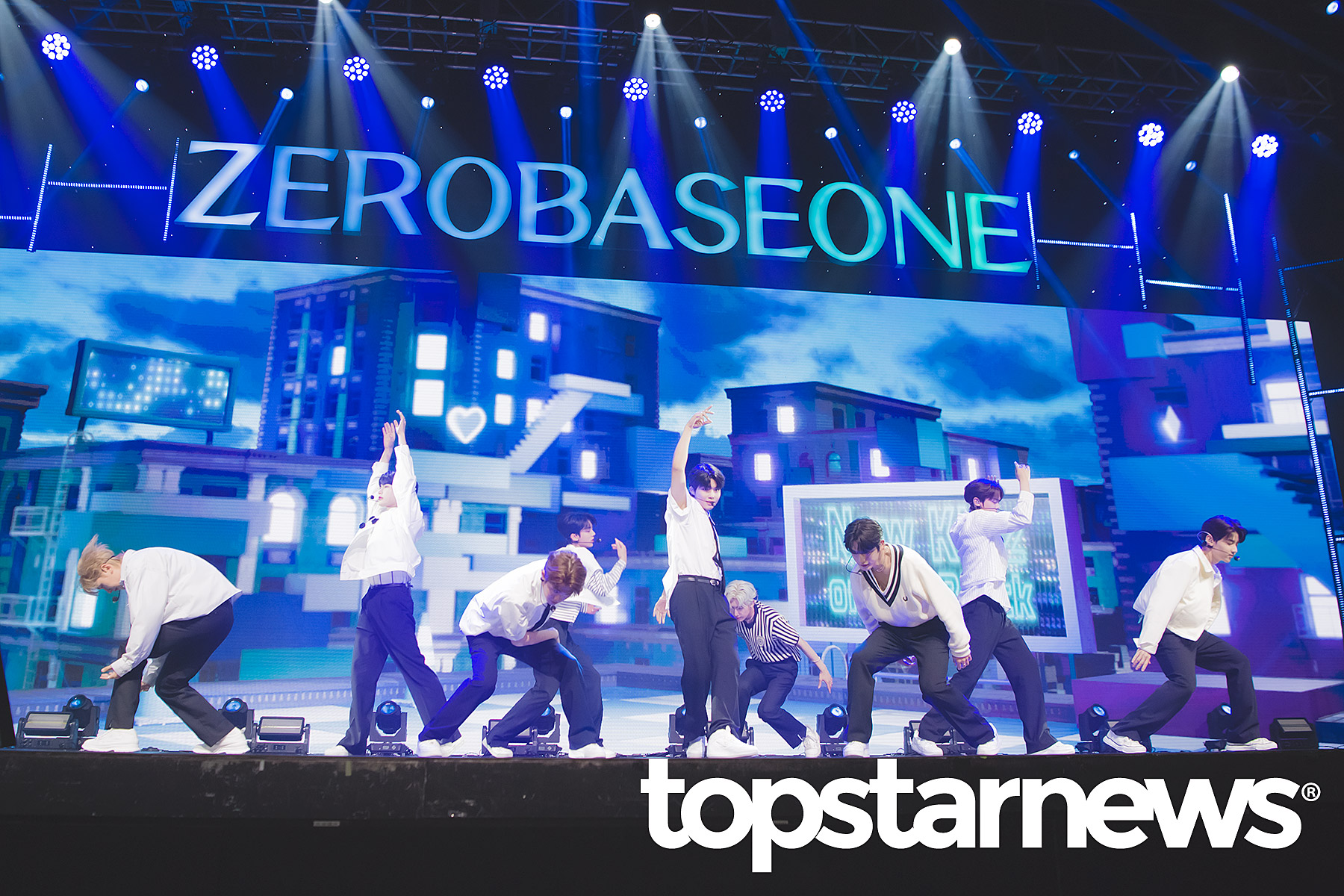 제로베이스원(ZB1), ‘화려한 데뷔 쇼케이스 무대’ (In Bloom 쇼케이스) [HD포토] - 최규석 기자 - 톱스타뉴스