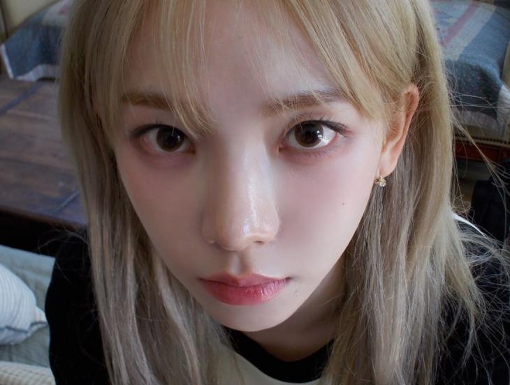 에스파 카리나, 비현실적 금발 미모…"4세대 걸그룹 대표 비주얼" - 정은영 기자 - 톱스타뉴스