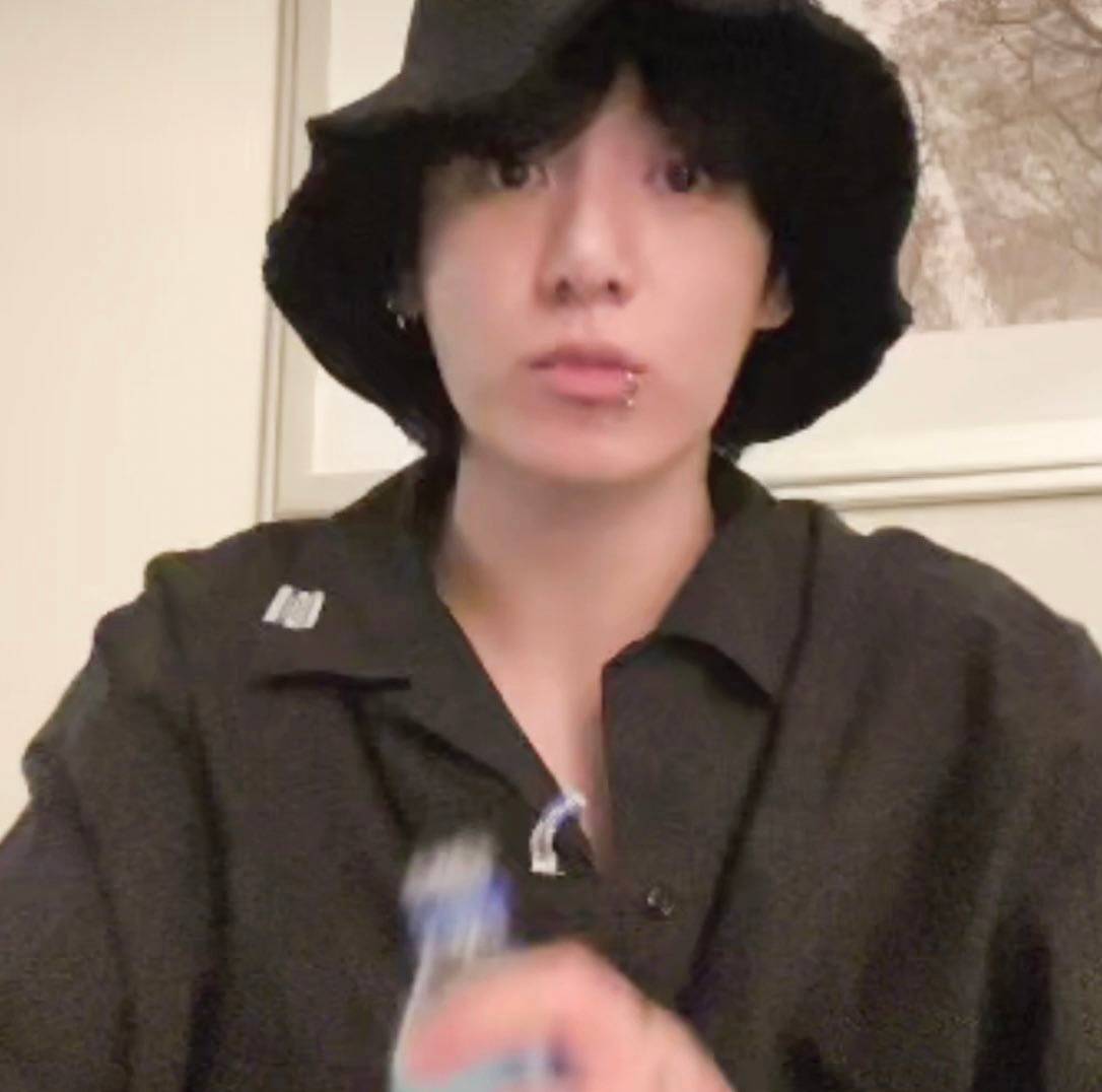 [bts News] 방탄소년단 정국 감기 라방 재미·센스 만렙 즐거움 폭발…seven 무반주 라이브 열창→완벽한 가창력