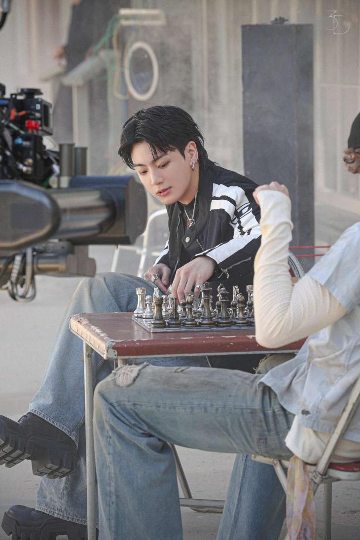 [BTS News] 방탄소년단 정국 '3D' MV, 6일 만에 조회수 3000만 돌파→라이브 퍼포먼스 영상 1000만뷰 - 황선용 기자 - 톱스타뉴스