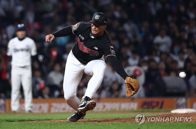 '쿠에바스 역투' kt, NC에 이틀 연속 승리… PO는 5차전으로 - 편집팀 기자 - 톱스타뉴스