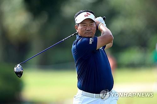 최경주, PGA 시니어 첫날 공동 선두 - 편집팀 기자 - 톱스타뉴스